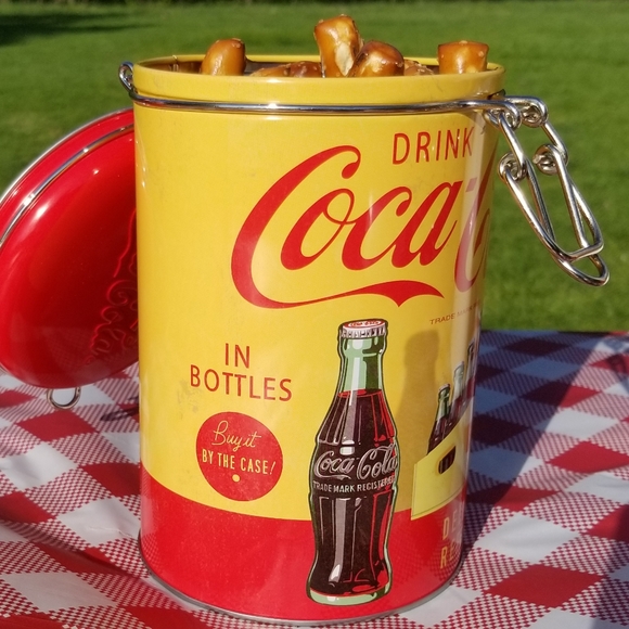 Coca Cola | Party Supplies | Cocacola Tound Locktop Tin Canister | Poshmark